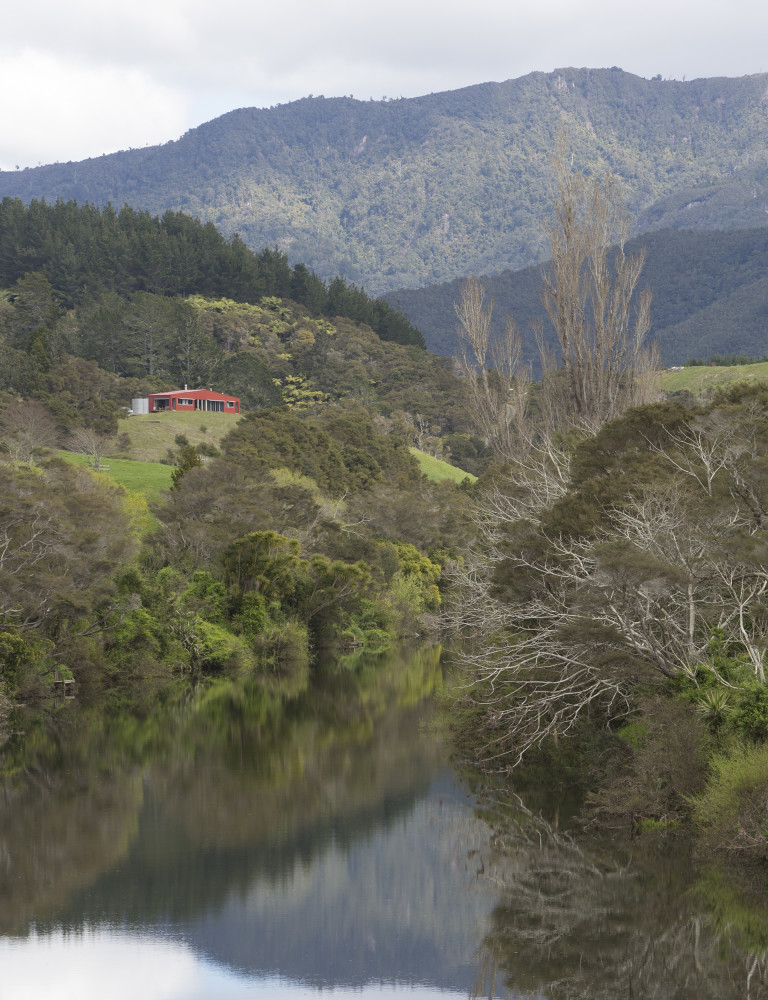 New Zealand tramping huts inspired the design of this getaway near Tairua