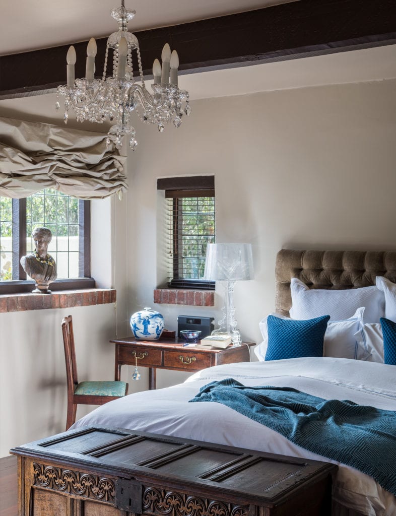 This classic Chapman-Taylor house is cleverly filled with modern pieces