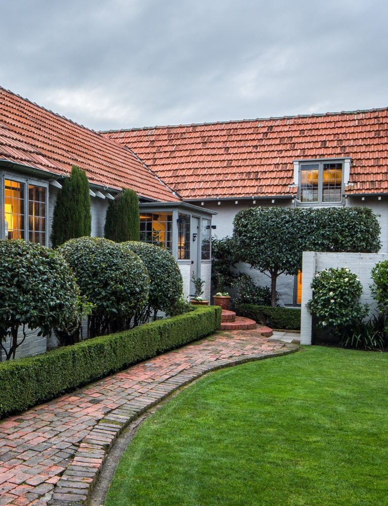 This classic Chapman-Taylor house is cleverly filled with modern pieces