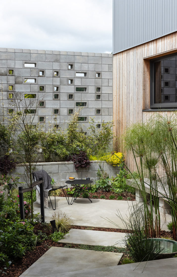 Enclosed haven: The courtyard house | Landscapes | HOME Magazine