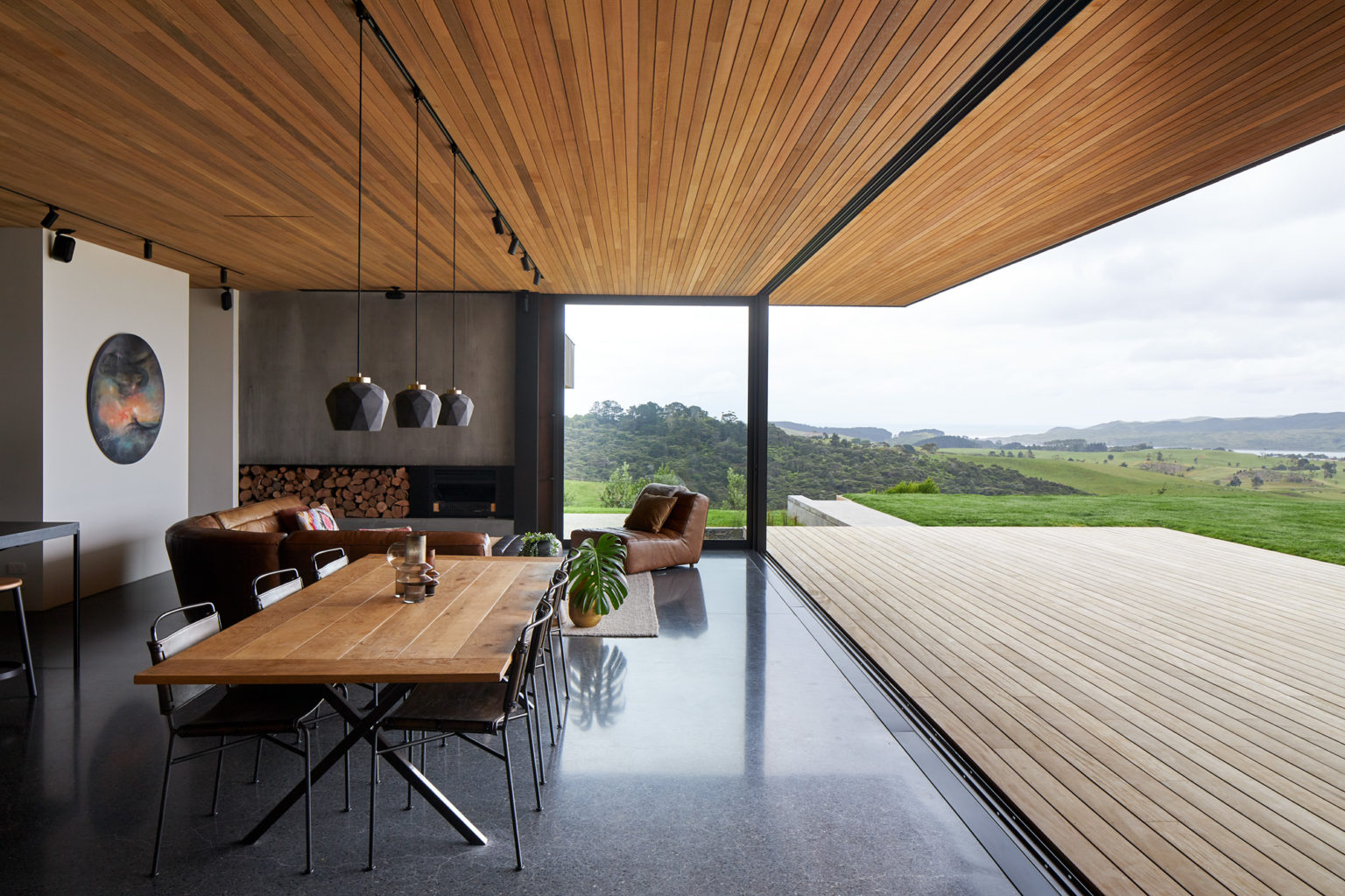 Meeting the landscape: A coastal cedar home
