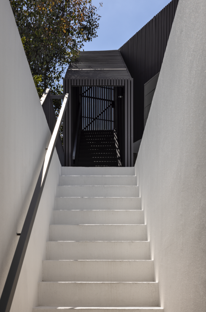 Abstract inversion: A house without rooms | HOME Magazine